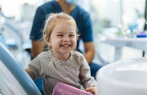 Pedodoncja leczenie zębów mlecznych i stałych u dzieci
