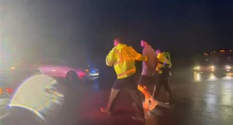 Scottie Scheffler World No1 Golfer Is Handcuffed And Detained Outside