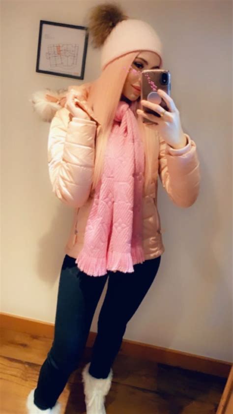 Leah Leah Mirror Selfie Youtubers