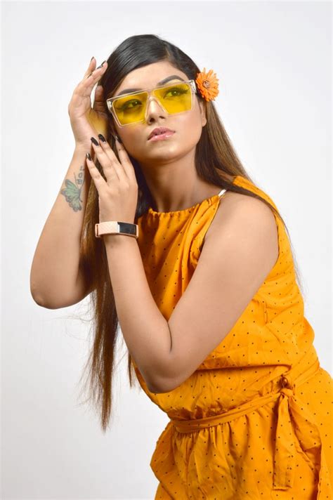A Beautiful Girl Posing Pixahive