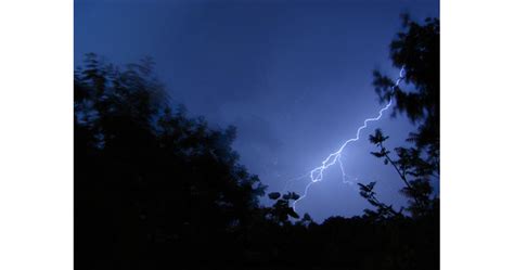 Идват валежи и гръмотевични бури