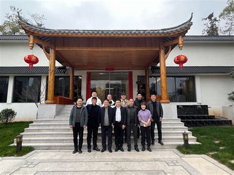 党委委员纪委书记刘平涯率队走访优秀校友李晖 宜春职业技术学院