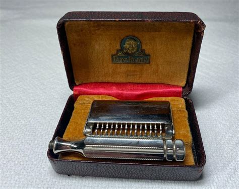 Vintage Safety Razor 1920s Ever Ready Radio Flip Down Model Travel