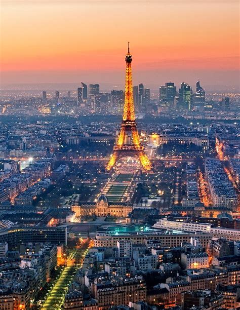 Así brillan de noche las ciudades más visitadas de Europa Fotos de ciudades Imagenes de
