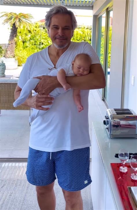Edson Celulari posta reflexão Cabe aos pais apresentar o mundo a seus
