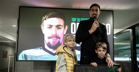 Seba Coates Atinge Marca Histórica E é Homenageado Pelo Sporting Sic Notícias