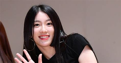 유니티 이수지 상큼한 손인사 Mk포토