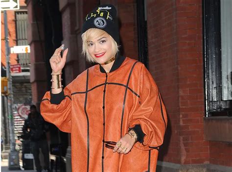 Vous Lavez Peut être Manquée Découvrez La Collection Saint Valentin Converse Public