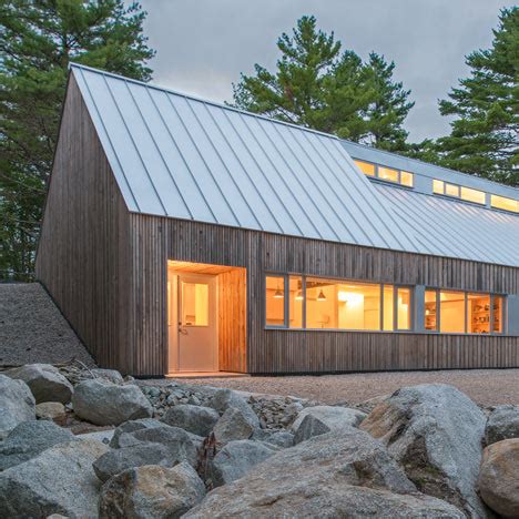 Moore Studio Artists House In Canada By Omar Gandhi