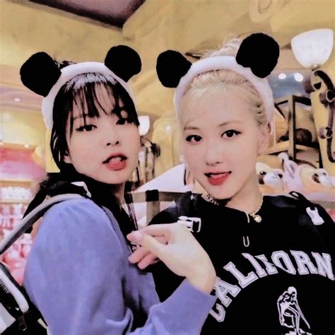 Blackpink Jennie And Rosé Jennie And Rosé Rosé And Jennie Blackpink