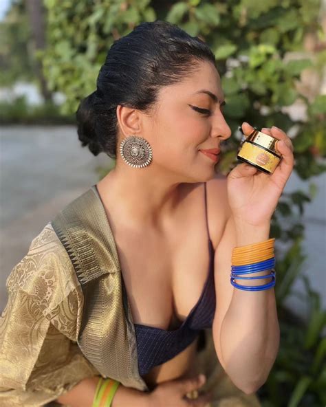Kavita Kaushik Cleavage Rdesicelebhub