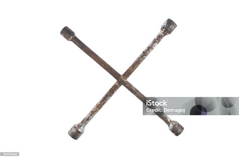 오래 된 및 사용 X타입 소켓 렌치 흰색 배경에 고립 클리핑 경로 저장 경로입니다 노동자 도구입니다 휠 렌치 렌치에 대한 스톡