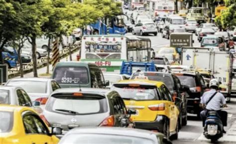 臺灣1至10月交通事故共造成2560人死亡、超40萬人受傷臺灣萬象台灣網