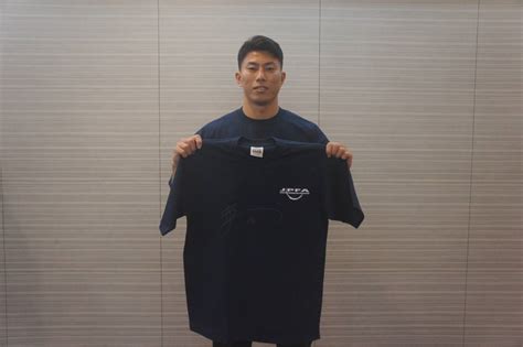 Yahooオークション 【チャリティ】細谷 真大柏サイン入りtシャツ019