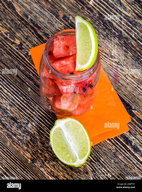 Fette Di Anguria Rossa Immagini E Fotografie Stock Ad Alta Risoluzione