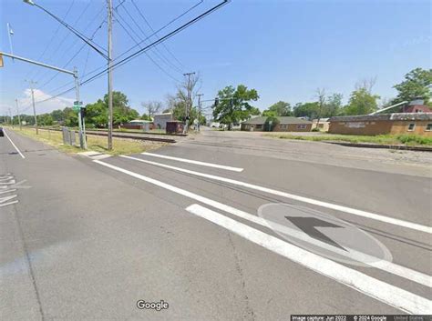 Man Woman 6 Year Old Killed After Amtrak Train Crashes Into Pickup