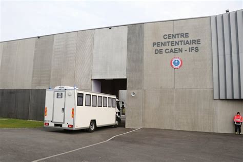 Photos Et Vidéo Caenifs Des Centaines De Détenus Déplacés Vers La