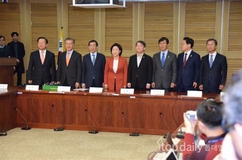 野 대선 주자 8人 박 대통령 탄핵 추진 요구
