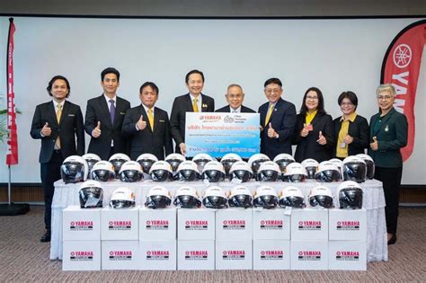 โลกธุรกิจ ยามาฮ่า มอบหมวกนิรภัย ให้มูลนิธิความปลอดภัยทางถนน