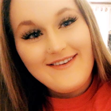 Emma Selveys Email And Phone Food Server At Frostee Freeze