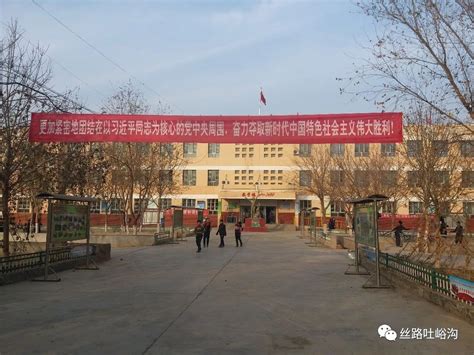 法治宣传进校园 树牢学生思想防线