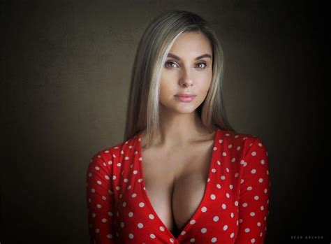 Wallpaper Women Model Brunette Green Eyes Cleavage Sweater