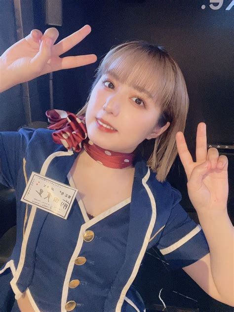前田 美里【1st写真集発売中】 On Twitter Idore 出勤しました〜！🎀 1800〜2300います🎈