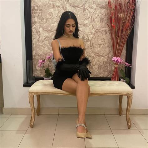 Maryam Akamary On Threads