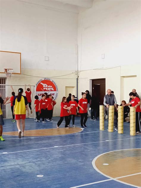 სსიპ ქალაქ ქუთაისის N 33 საჯარო სკოლა მხიარული სტარტები