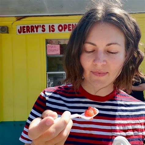 Sarah Hobins Instagram Twitter And Facebook On Idcrawl