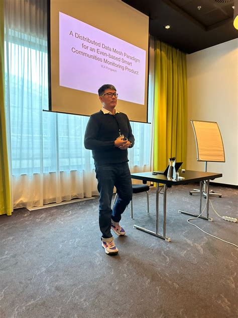 Alex Worapol Pongpech Ph D On Linkedin It Has Been A While Presenting “a Data Mesh