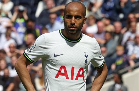 São Paulo Acerta A Contratação Do Atacante Lucas Moura