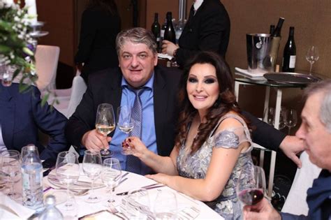 ПЪРВО В ПИК Драгана Миркович поля юбилей като кралица и подкара Макларън СНИМКИ