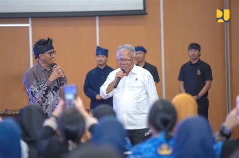 Tinjau Gedung Gelanggang Inovasi Dan Kreativitas UGM Menteri Basuki