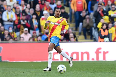Mercato le RC Lens acte le départ d un joueur Le hdf