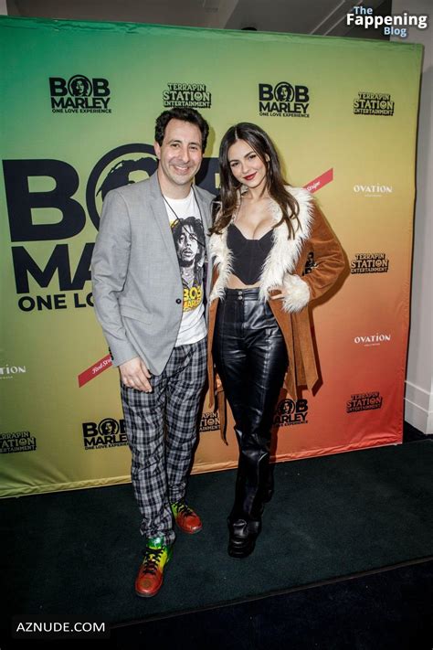 Victoria Justice Sexy Shows Off Her Hot Cleavage At The Bob Marley One