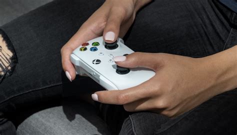 How To Connect An Xbox One Controller To Xbox Series X