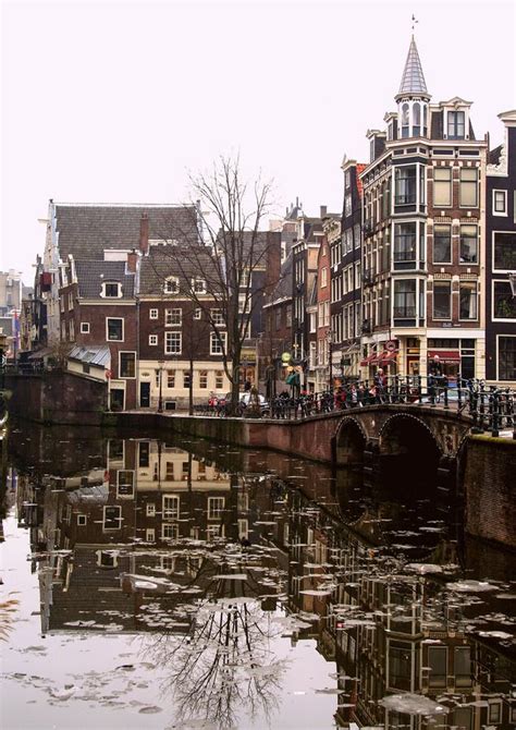 Arquitectura De Holanda Edificios Y Canales En Amsterdam Imagen De