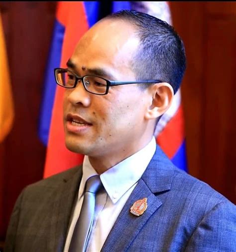 សាលារៀនរដ្ឋនៅទូទាំងប្រទេសបើកបវេសនកាលឆ្នាំថ្មីជាធម្មតាដោយអនុវត្តតាមវិធាន