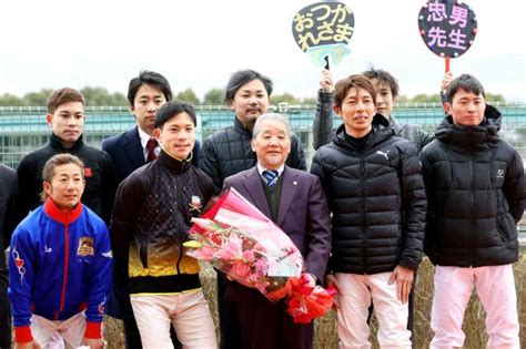 引退する五十嵐調教師 前日2勝の阪神でセレモニー「最後もいい競馬をしてくれて言うことないです」 競馬ニュース Netkeiba
