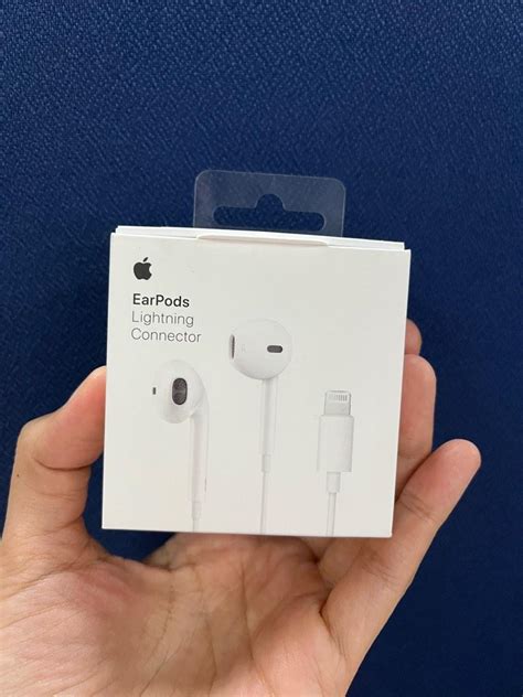 Apple Earpods Lightning Connector Audio Earphones On Carousell
