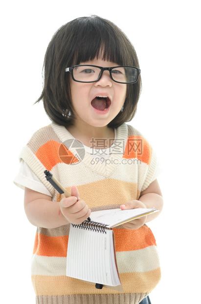 亚洲婴儿在孤立的白色背景高清图片下载 正版图片502951562 摄图网