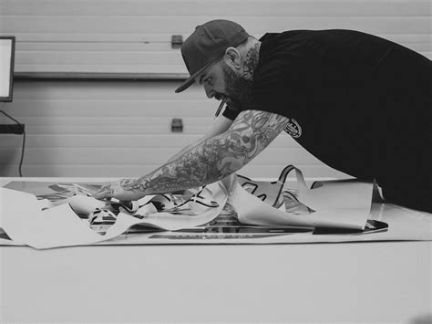 Contact — Lee Stuart