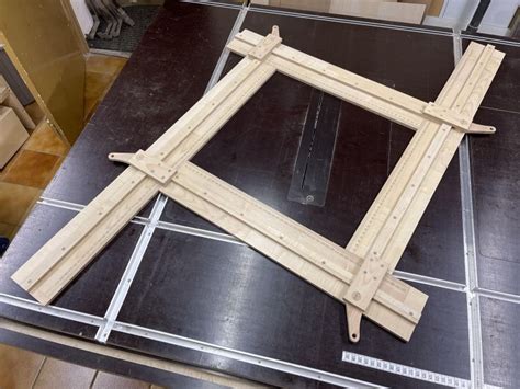 Make An Ajdustable Router Jig For Squares Adjustable Router Template Guide Artofit