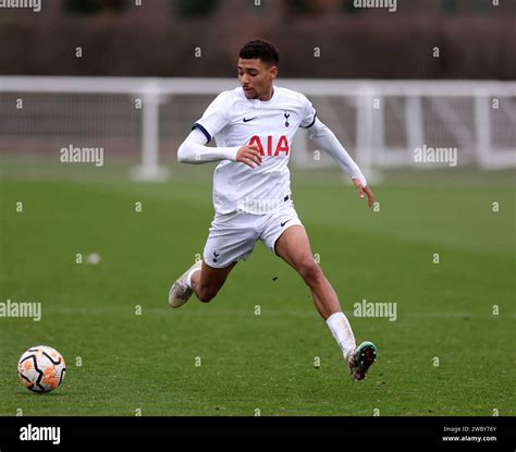 Enfield Uk 12th Jan 2024 Ellis Lehane Of Tottenham Hotspur U18