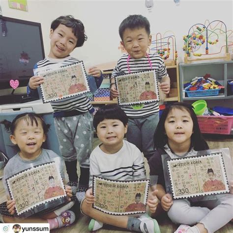 Instagram의 누리놀이 공식인스타그램님 “누리놀이 도안을 활용한 멋진 작품 Yunssum 선생님 세종대왕님 만세 ️ 한글날 5세미술 한글우표 훈민정음 누리놀이