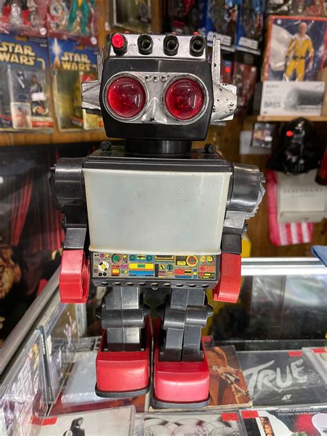 Saturn Robot Vintage Toy Hobbies And Toys Toys And Games On Carousell