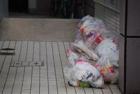 ゴミ捨て場に住民以外のゴミが！これって違法？ 事例と対策を解説 マンションと暮らす。
