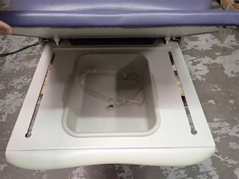 Midmark Ritter 623 008 Power Exam Table W Foot Switch Hand Control