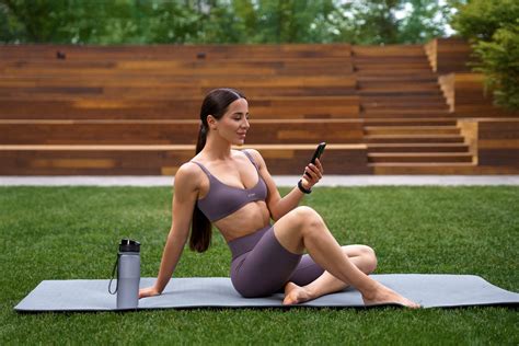 Calisthenics Neck Workout 6 Exercises To Strengthen Your Neck Betterme